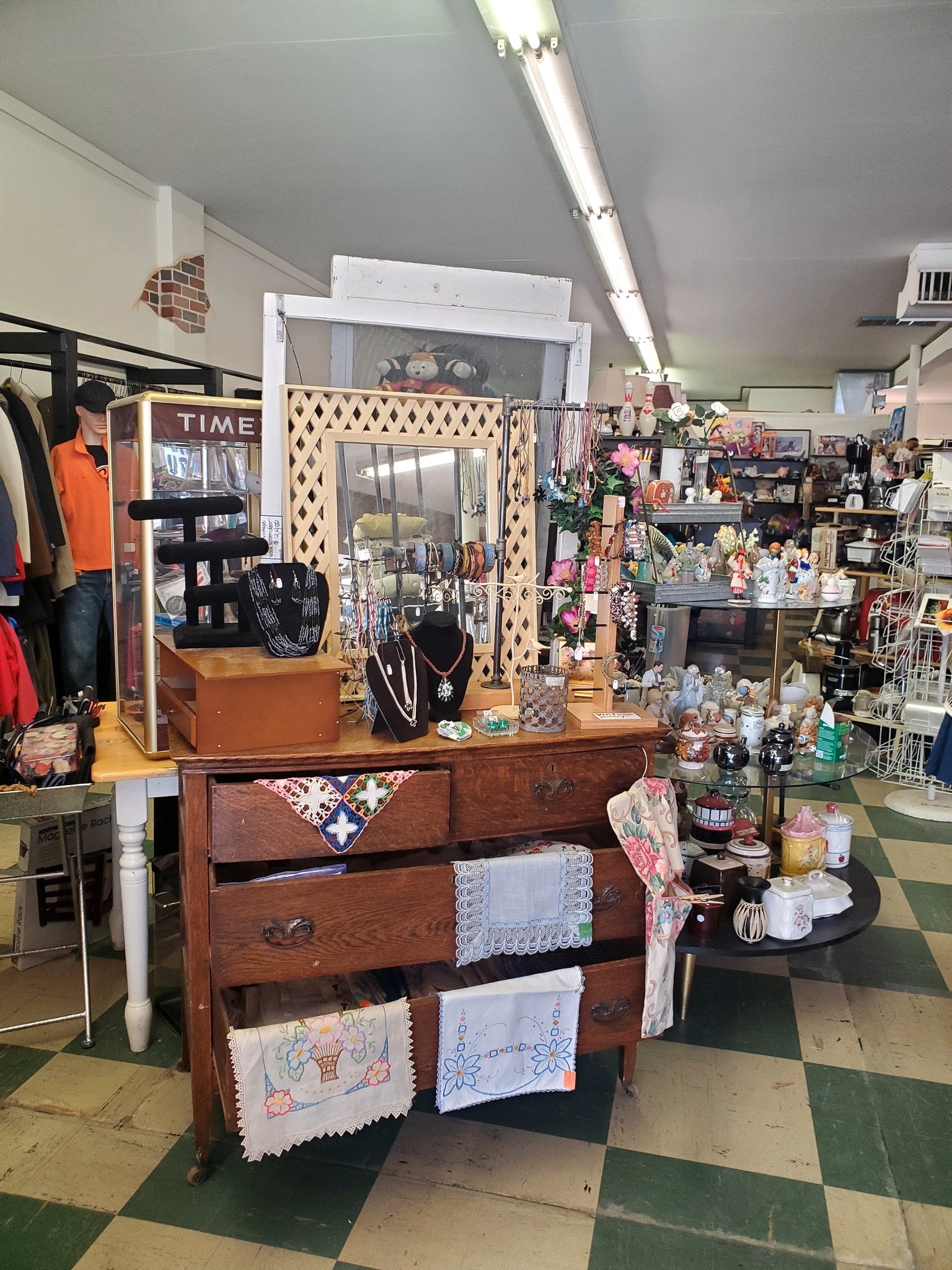 2nd Time Treasures Shoppe – Treasured Lives